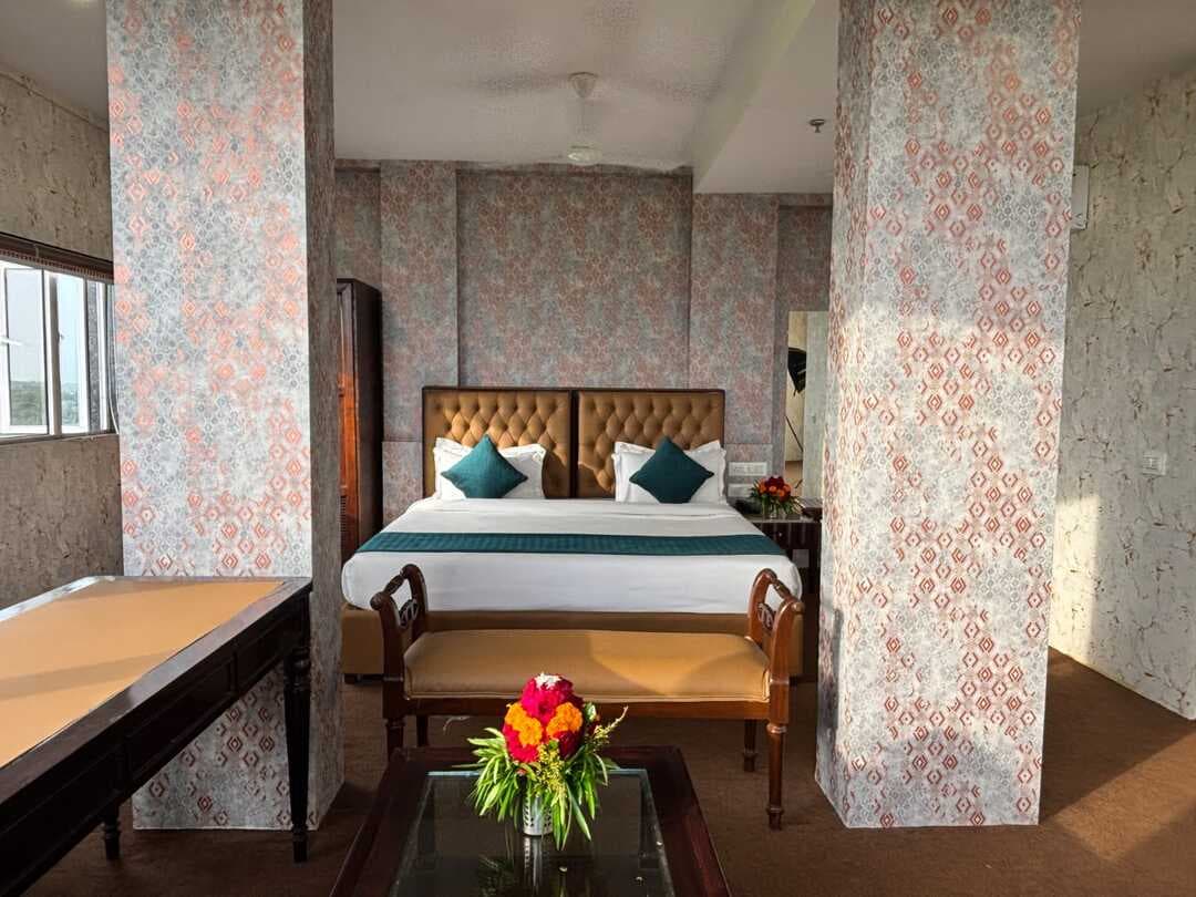 Diwali trip statue of unity 1N/2D premium stay - The unity tourism