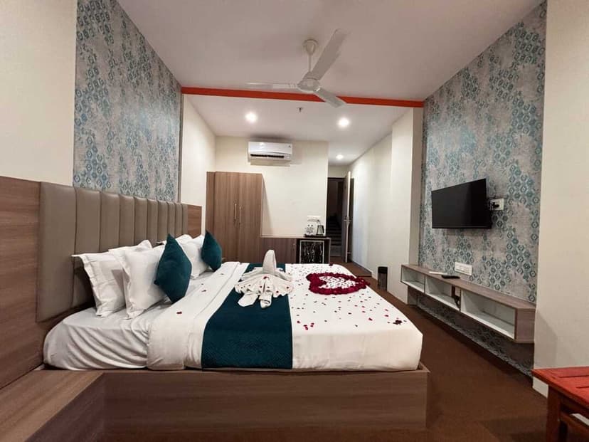 Diwali trip statue of unity 1N/2D premium stay - The unity tourism